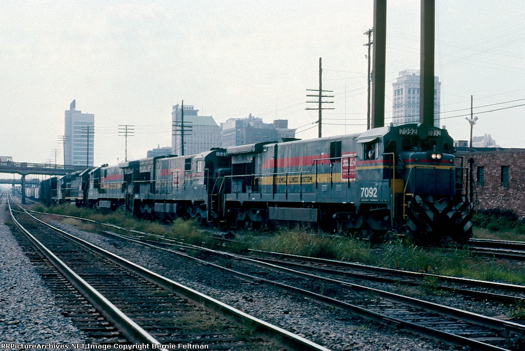 Seaboard System C30-7 #7092, leading SCL train #308 towards Boyles Yard,